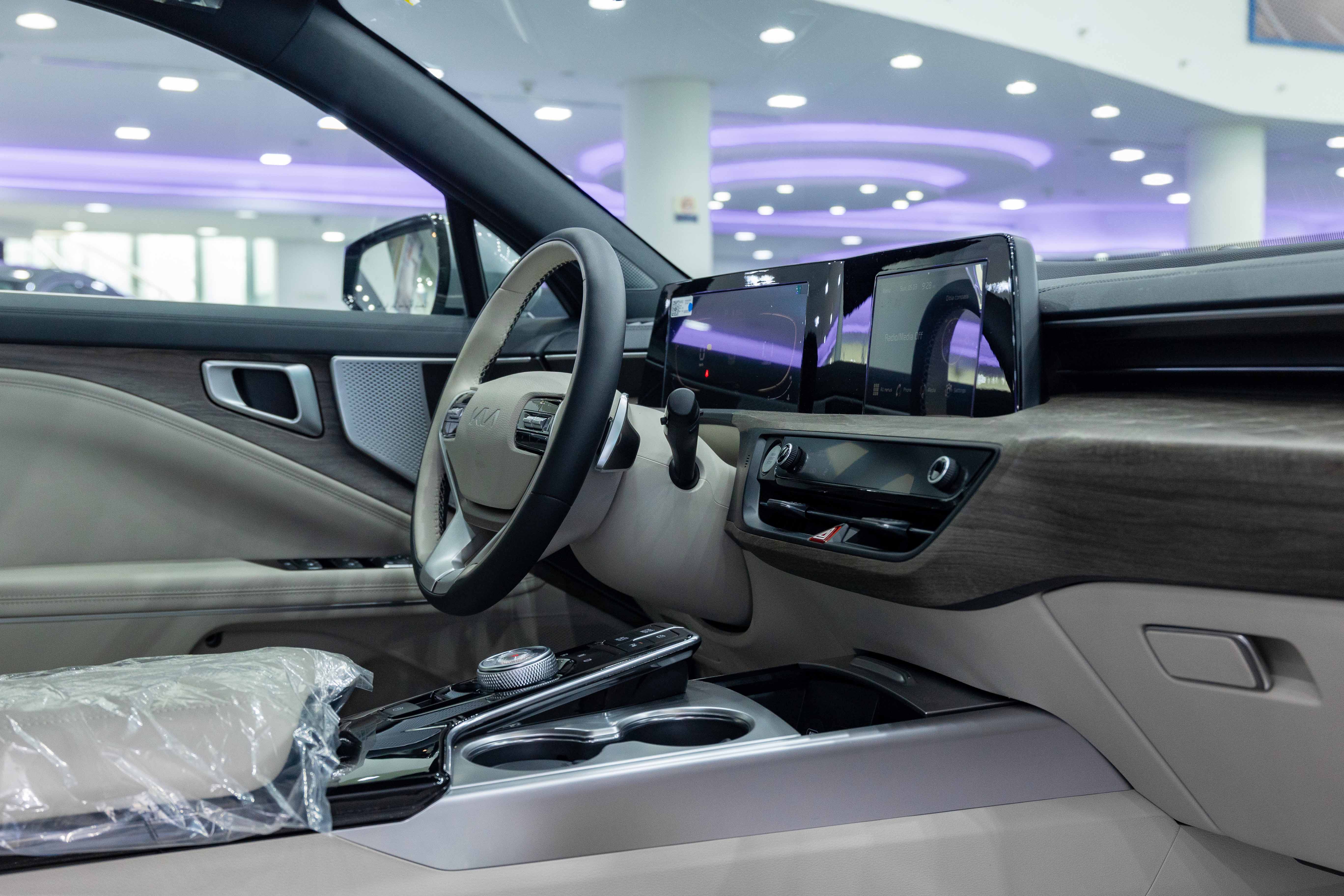 LEASE A NEW CAR - Aayan